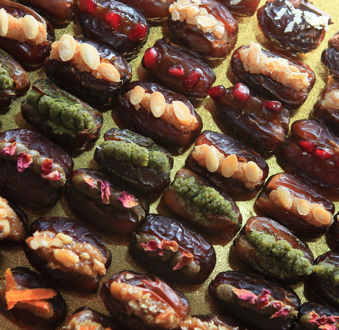 Bulk box (25 stuffed dates) - Alhambra Lifestyle